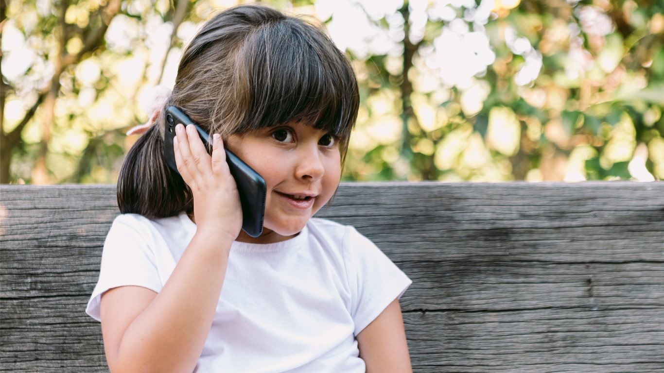 Best SIM Cards for Kids - Hybrid Sim